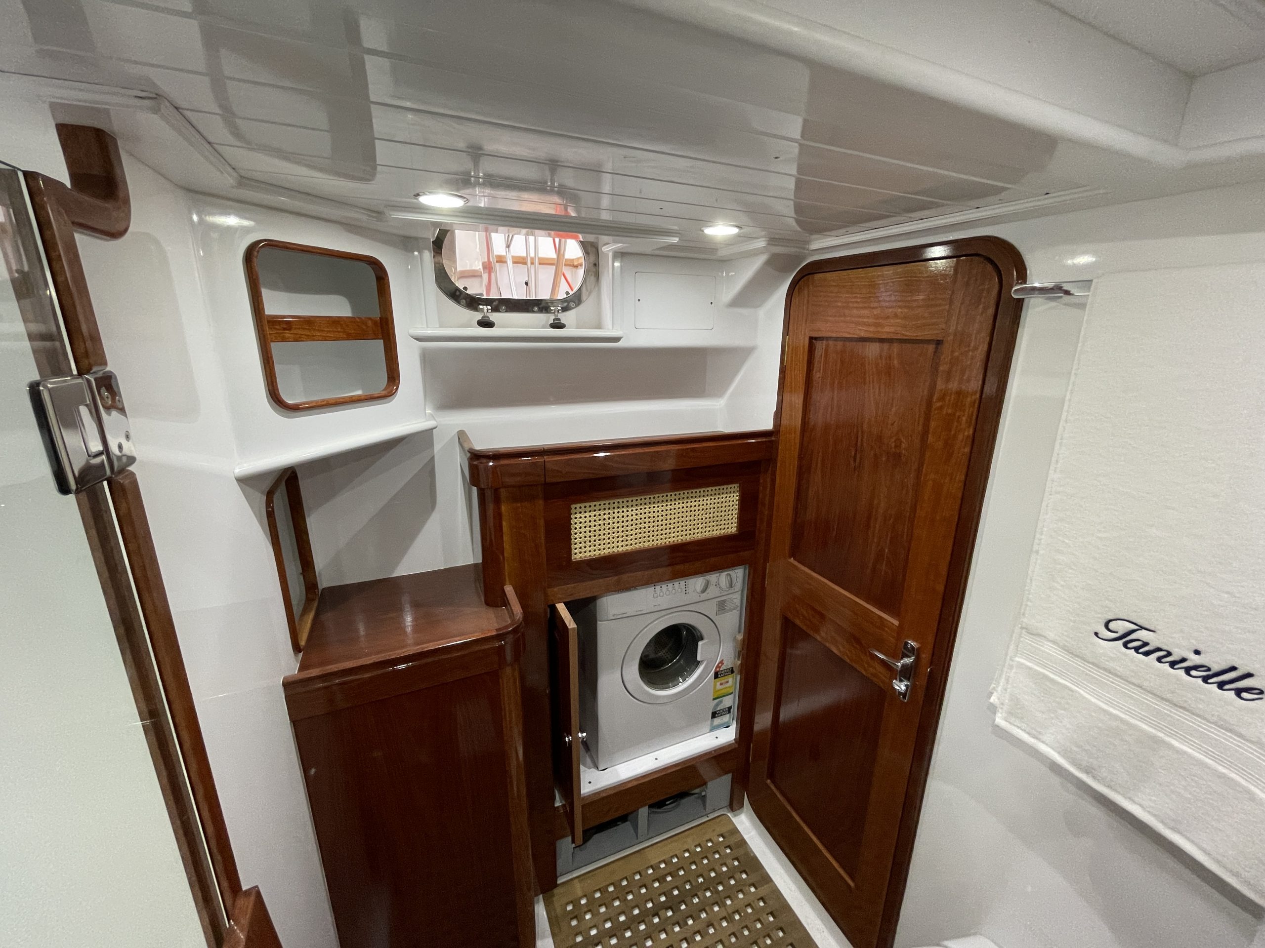 Hoek Classic 78ft Ketch - Vicsail - Your experts in yachting