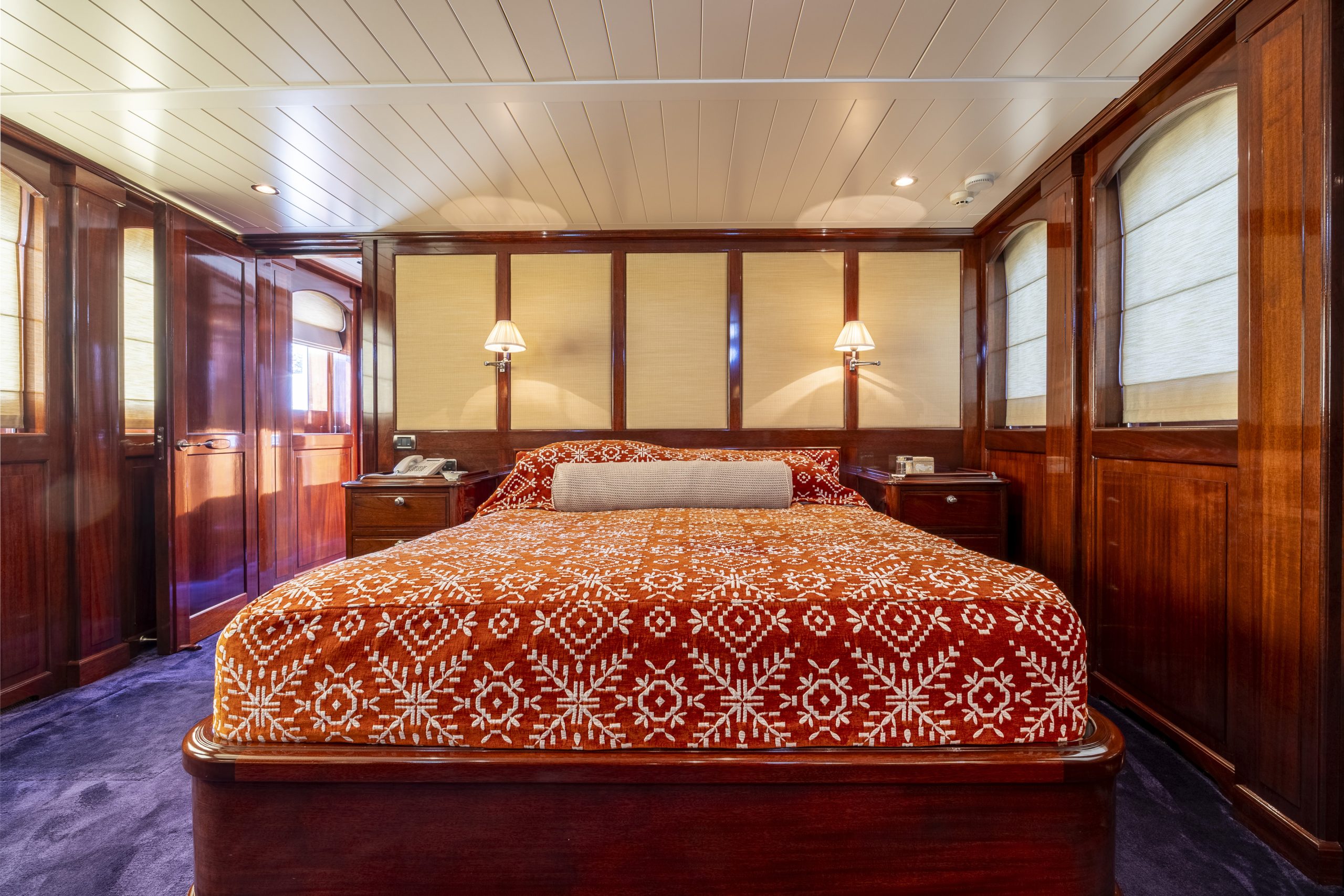 Azzura 100 - Vicsail - Your experts in yachting