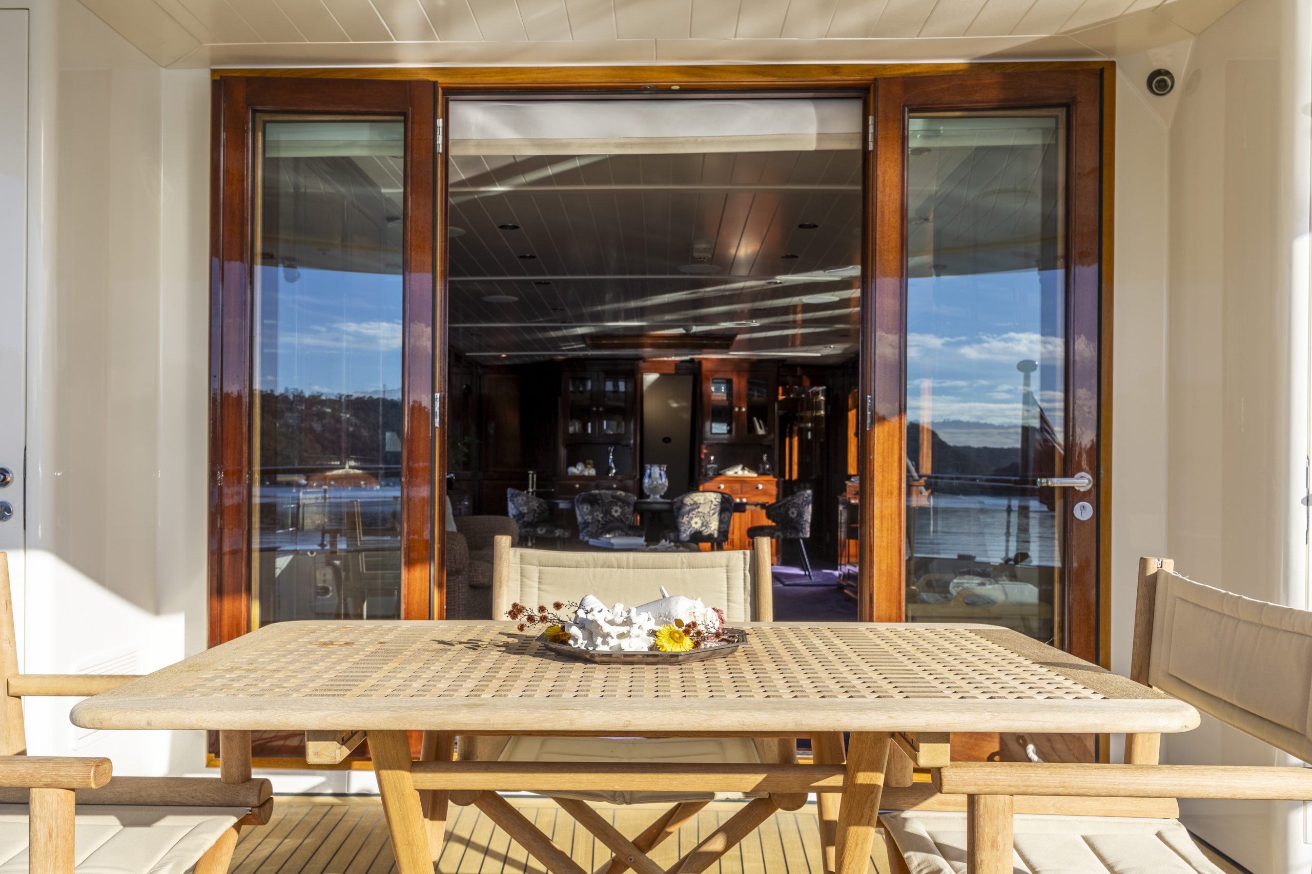 Azzura 100 - Vicsail - Your experts in yachting