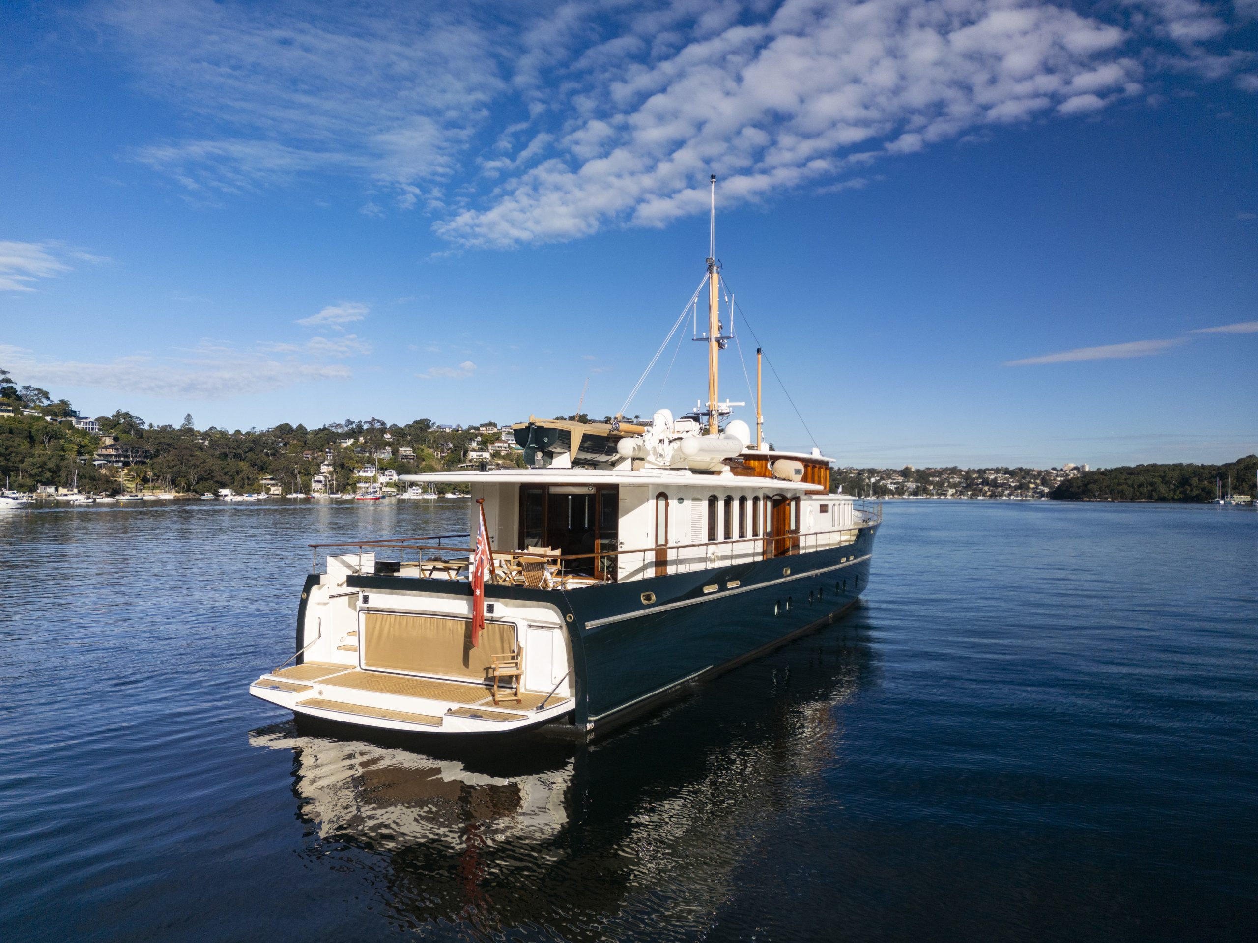 Azzura 100 - Vicsail - Your experts in yachting